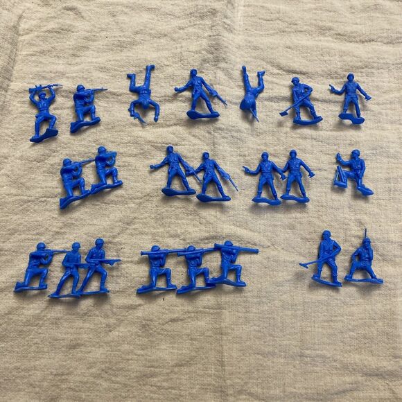 Unbranded | Toys | Unmarked Blue Wwii Plastic Army Men Marx Molds Blue ...